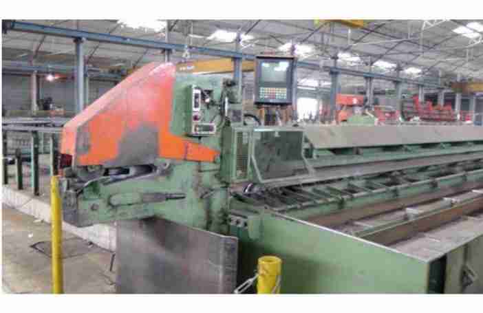 Boost Productivity with REMA Cutting Table - Industrial Solutions